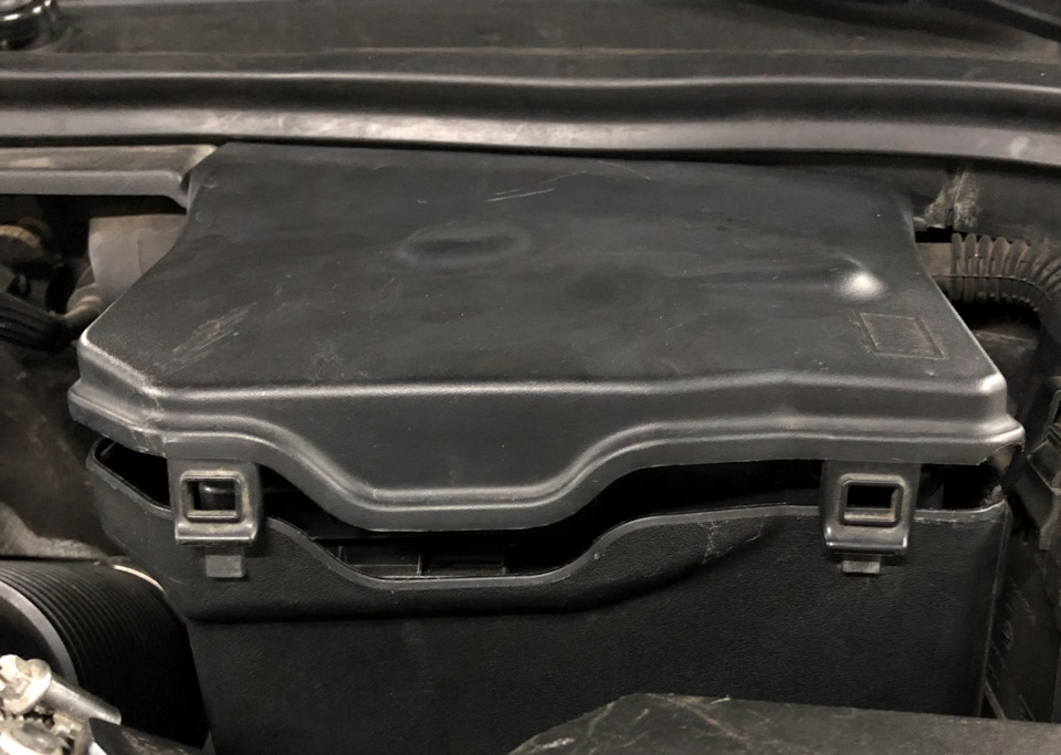 Высокая крышка аккумулятора Volvo S80 II 2016 — Volvo S80 (2G), 2 л ...