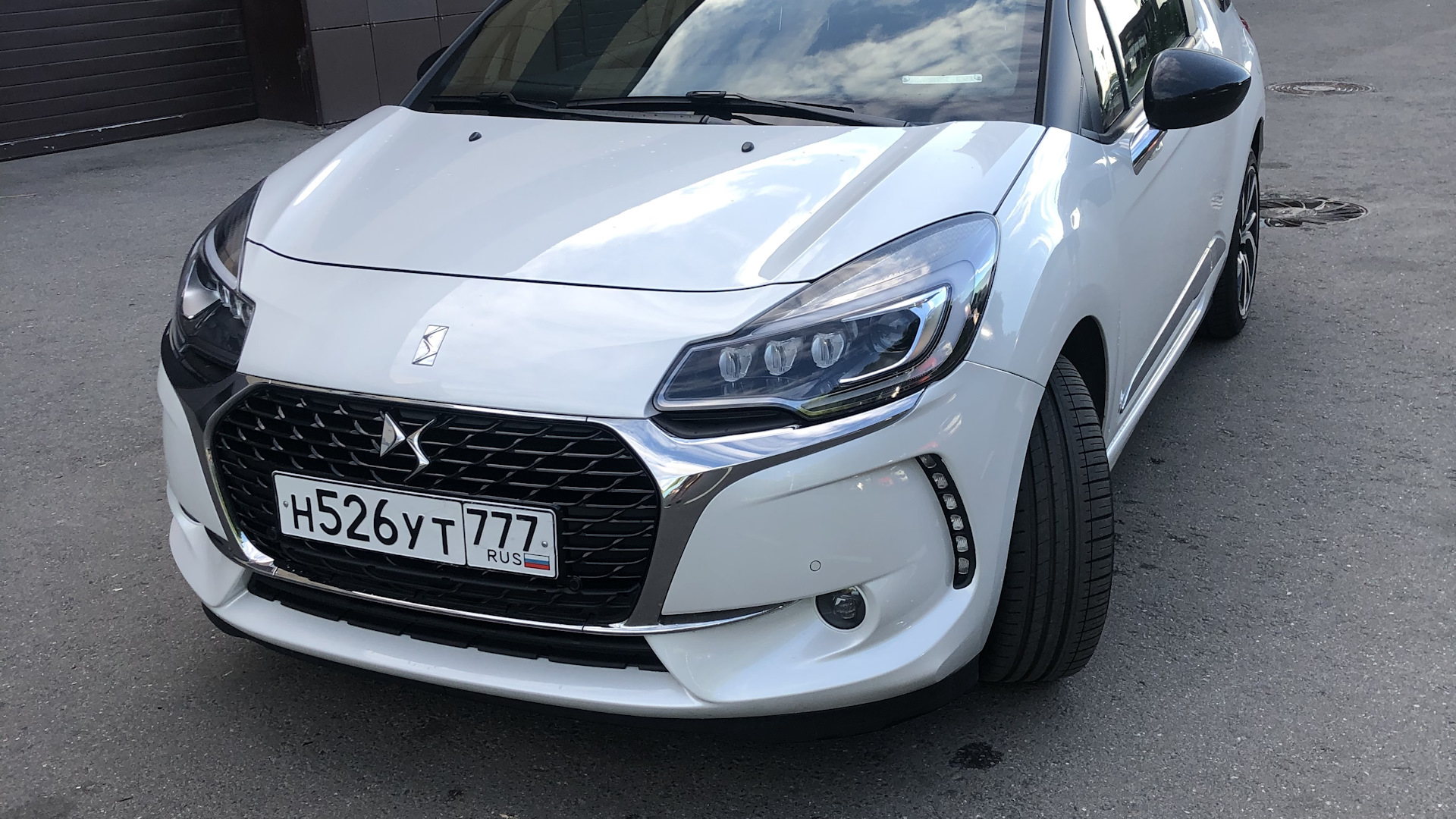 Citroen DS3 1.6 бензиновый 2016 | PureTech белый перламутр на DRIVE2