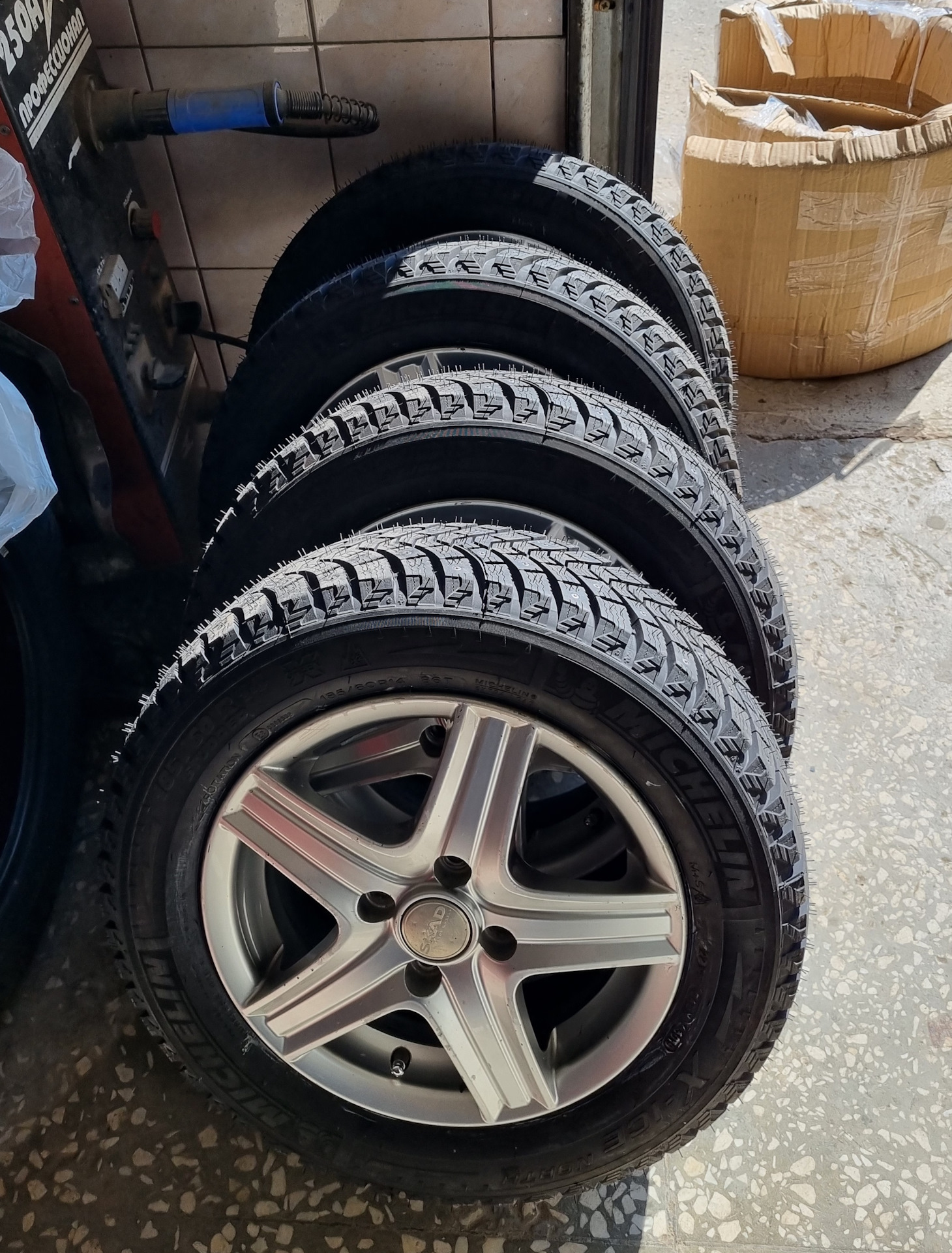 Зимние шины Michelin X-ICE North2 и диски Скад МАГНУМ Селена — ЗАЗ ...