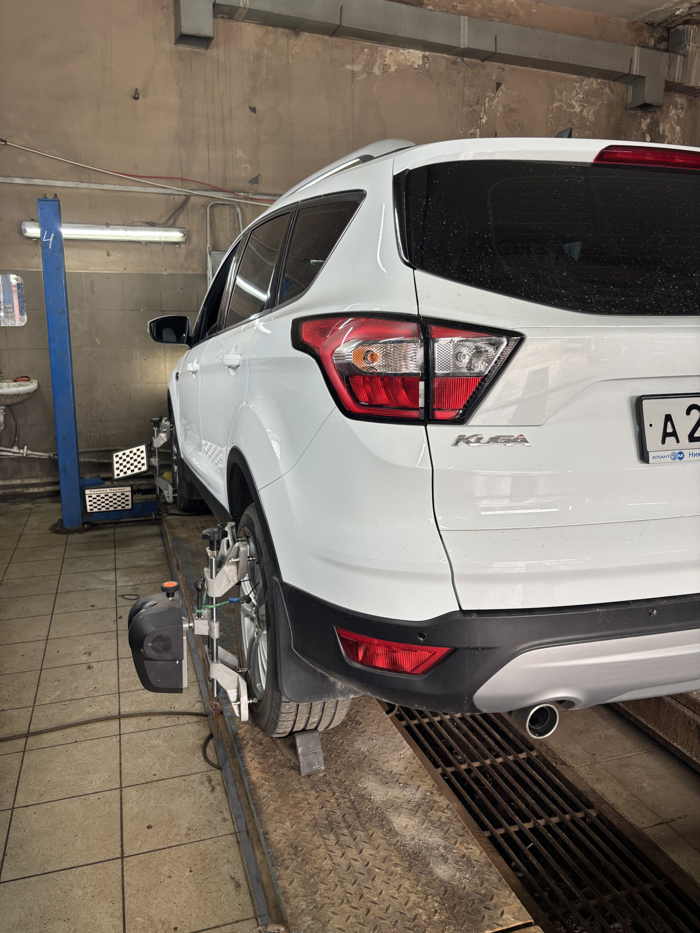 Развал-схождение #3, Nexen N’Ferra RU1 и гайки здорового человека — Ford Kuga (2G), 2,5 л, 2017 ...