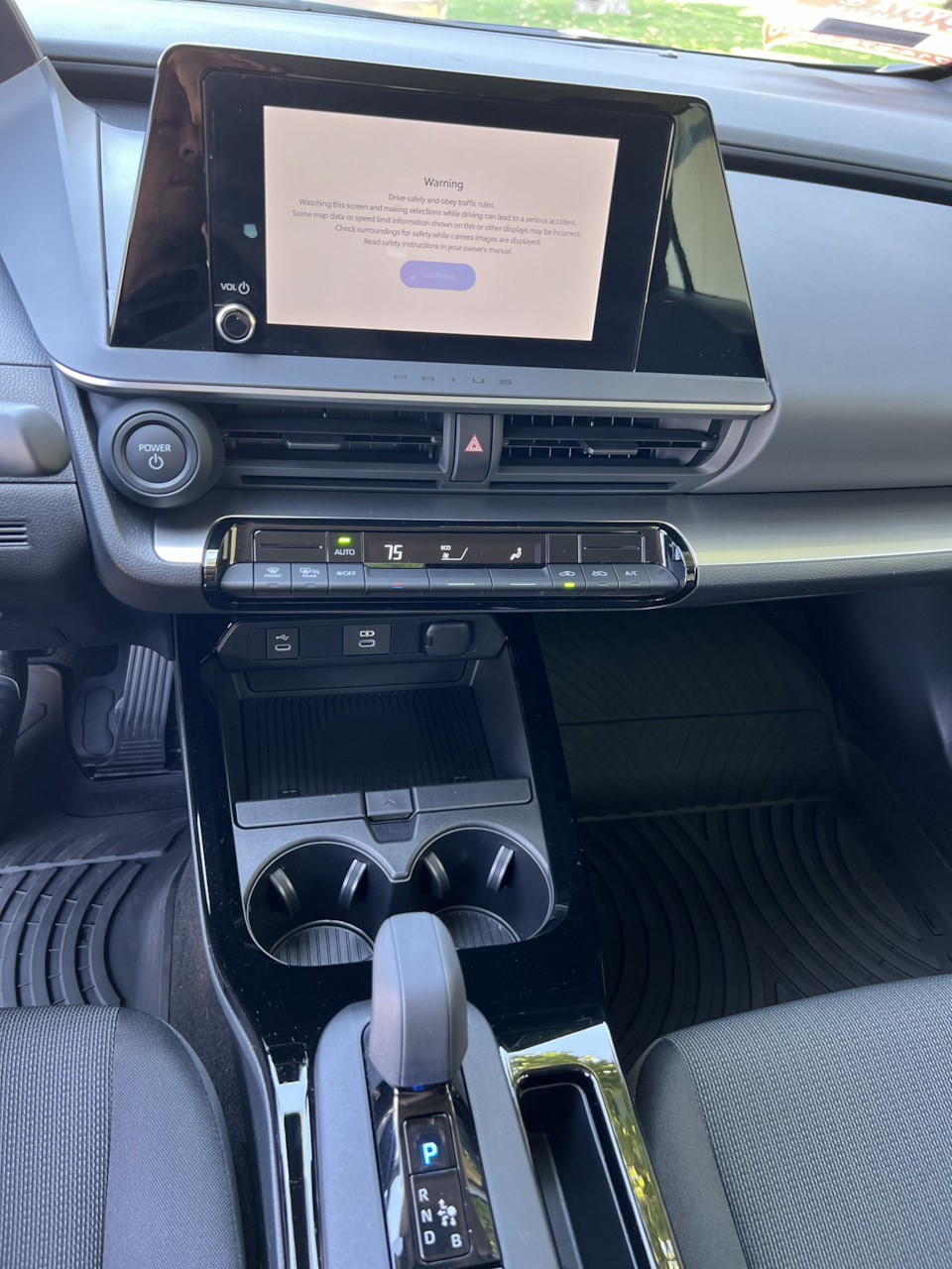 Фото — Toyota Prius (60), 2 л, 2023 года | фотография | DRIVE2