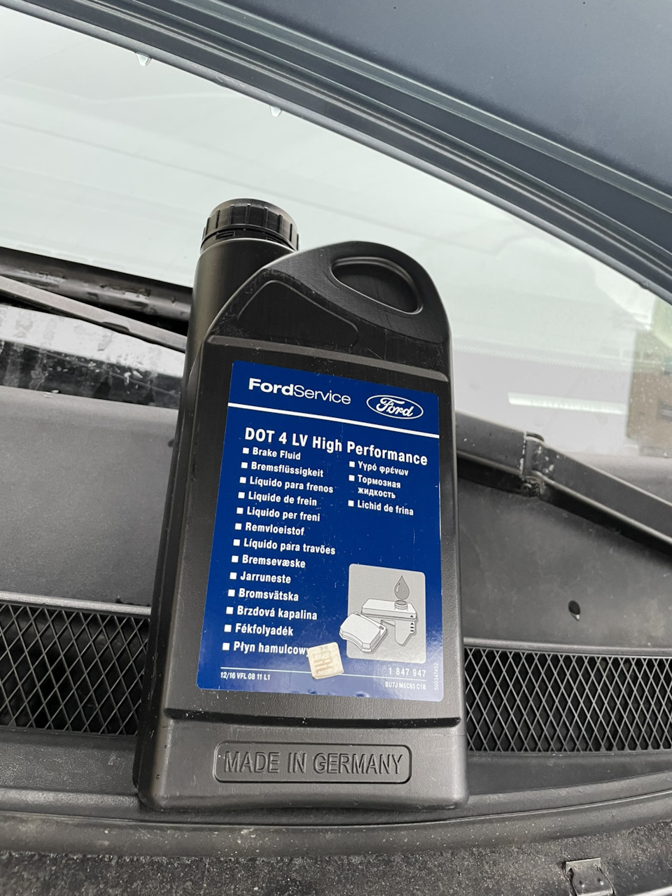 №102 — Долил тормозную жидкость. Ford — 1847947 (FORD DOT 4 LV High ...