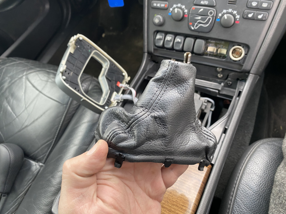 Мелочевочка передней части салона — Volvo XC90 (1G), 2,5 л., 2004 года ...