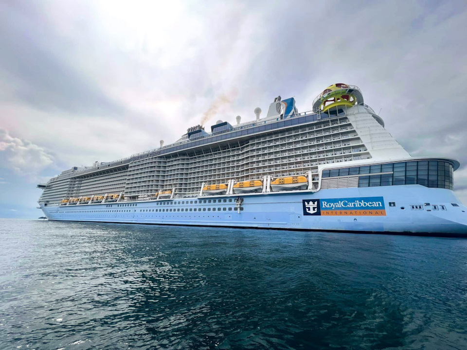 Круизный мегалайнер в песочнице Пхукета — DRIVE2