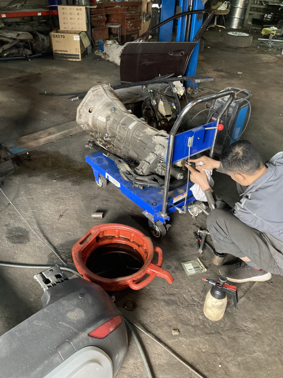 Замена сальников и прокладки в коробке. — BMW X6 M (E71), 4,4 л, 2013 ...