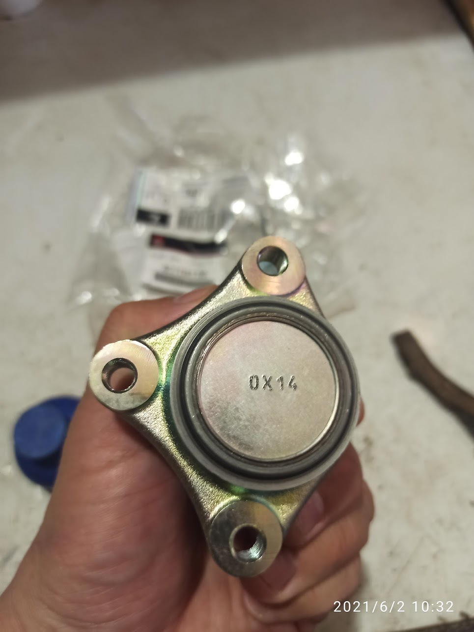 Замена верхних шаровых опор. — Mitsubishi Pajero (4G), 3 л, 2021 года ...