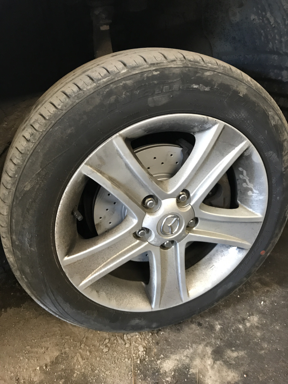 Диски с перфорацией, новая резина. — Mazda 6 (1G) GG, 2 л, 2007 года ...