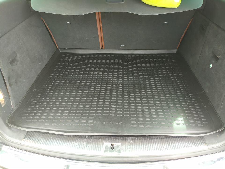 Коврик в багажник — Volkswagen Touareg (1G), 3 л, 2008 года ...