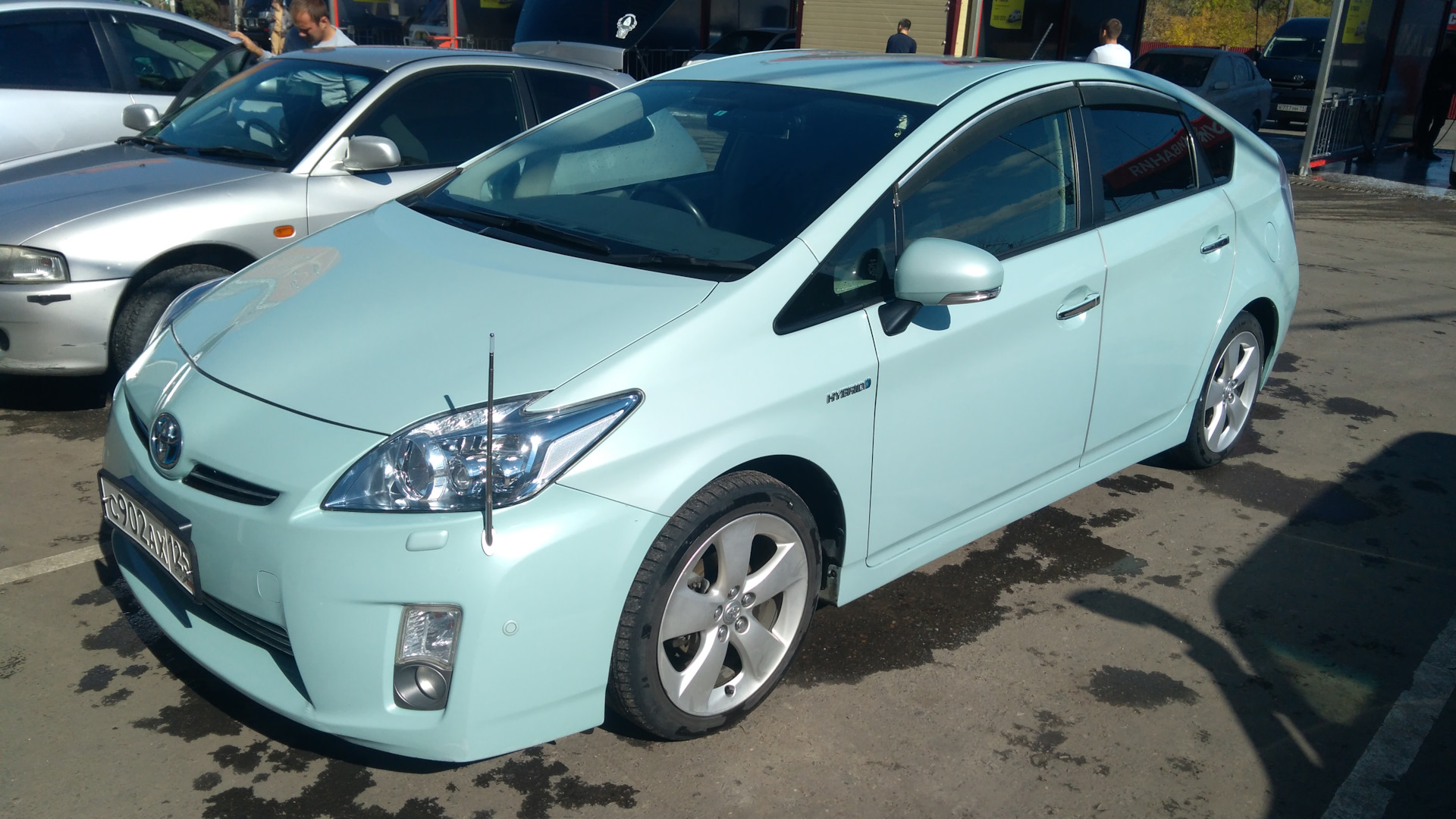 Toyota Prius (30) 1.8 гибридный 2010 | G Led touring selection на DRIVE2