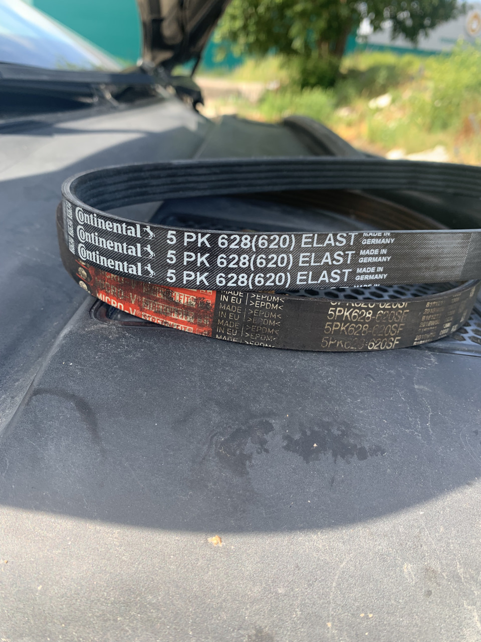 Замена приводных ремней — Volvo XC70 III, 2,4 л, 2008 года | своими ...