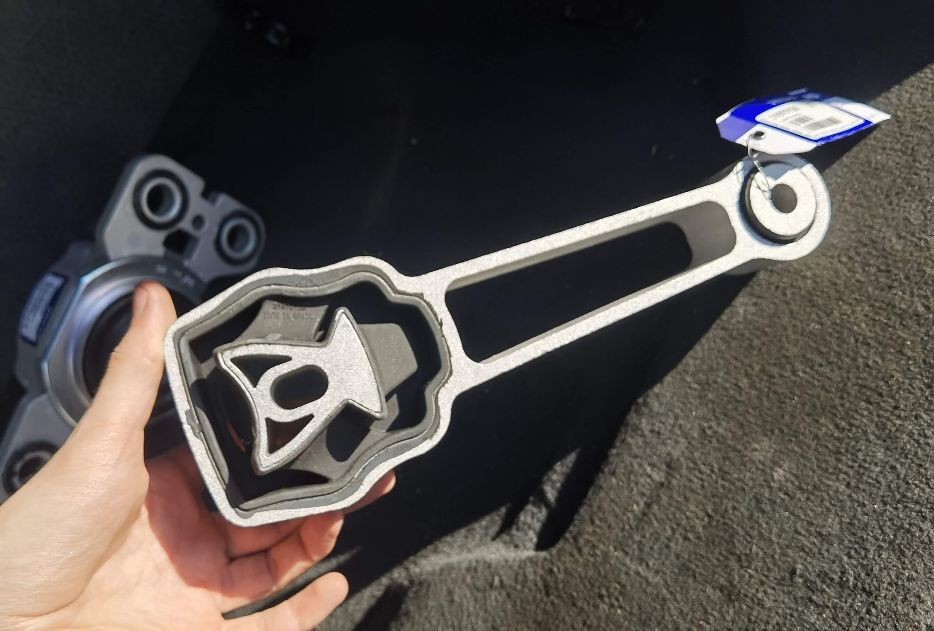 Замена опор ДВС, чистка EGR и дроссельной заслонки, ремонт TCM — Volvo ...