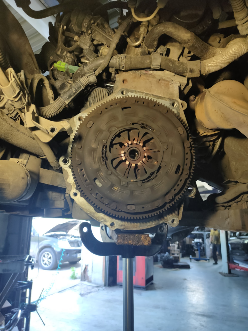 Замена сцепления, маховика МКПП — Volkswagen Passat B6, 1,8 л, 2008 ...