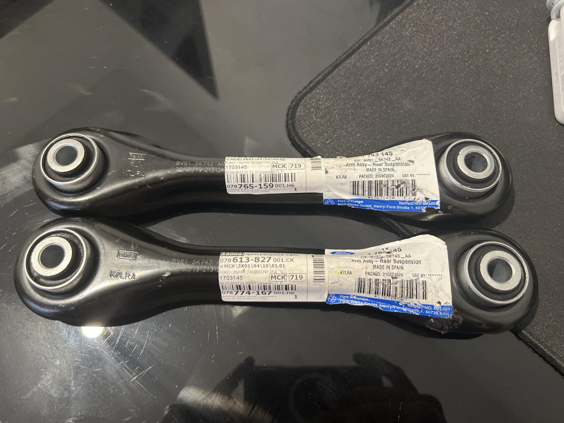 Замена задних тормозных колодок и косточек — Ford Focus Wagon III, 1,6 ...