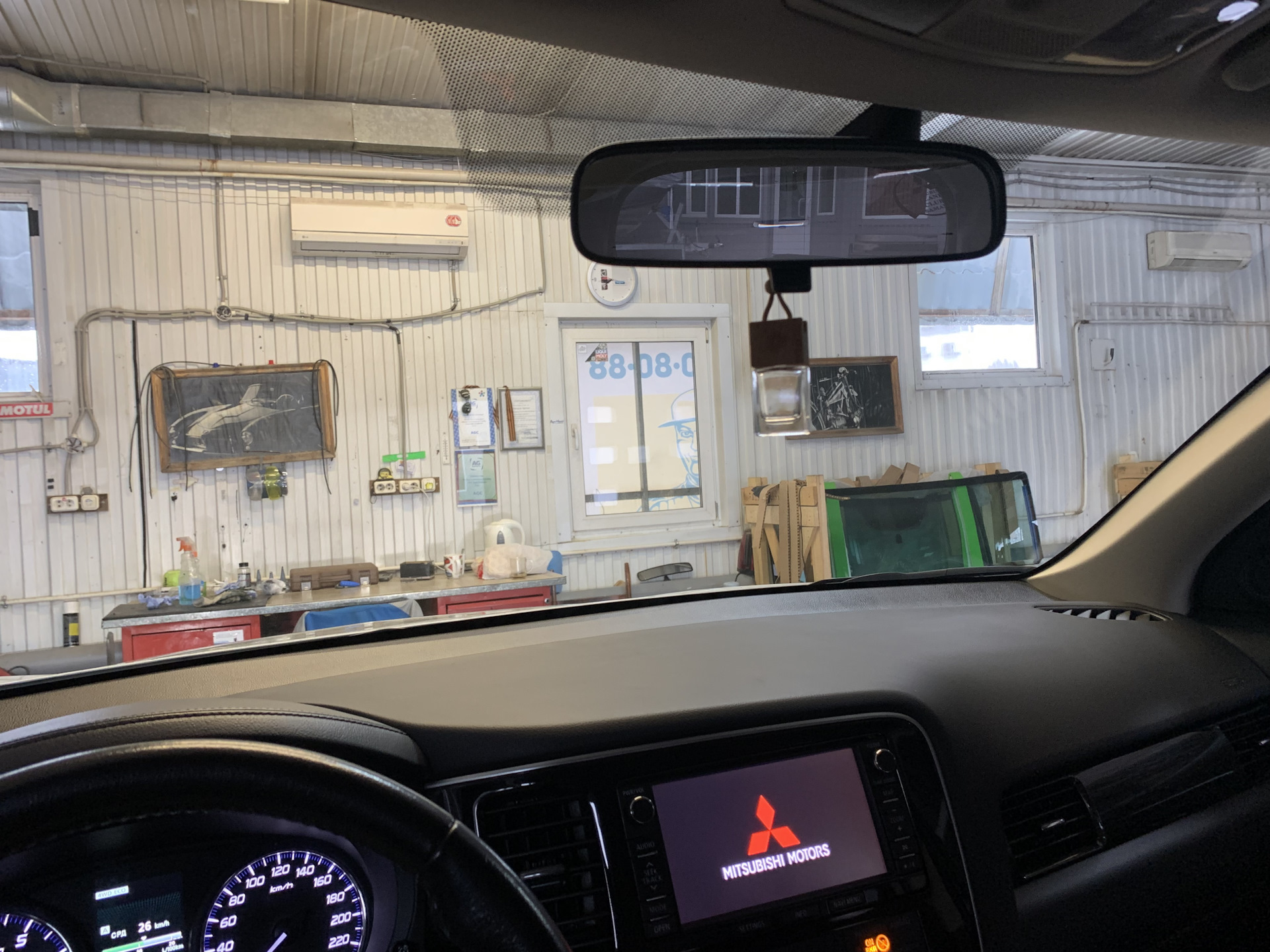 Лобовое стекло фирмы «FUYAO GLASS» — Mitsubishi Outlander (3G), 2 л ...