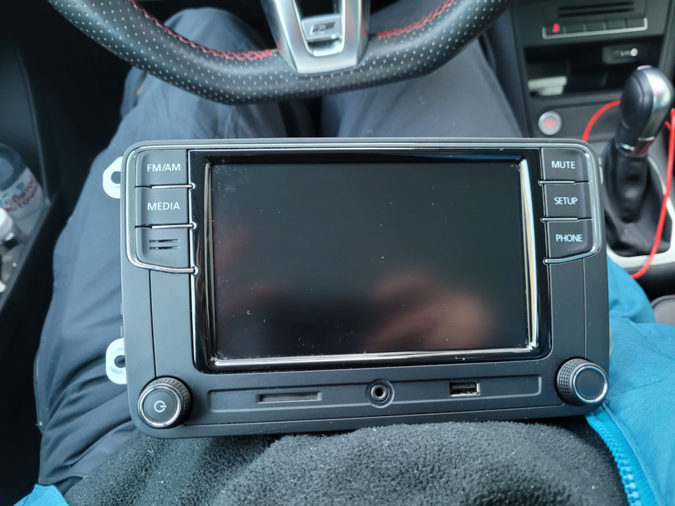 RCD330+ и камера заднего вида в значке — Volkswagen Golf Mk6, 1,6 л ...