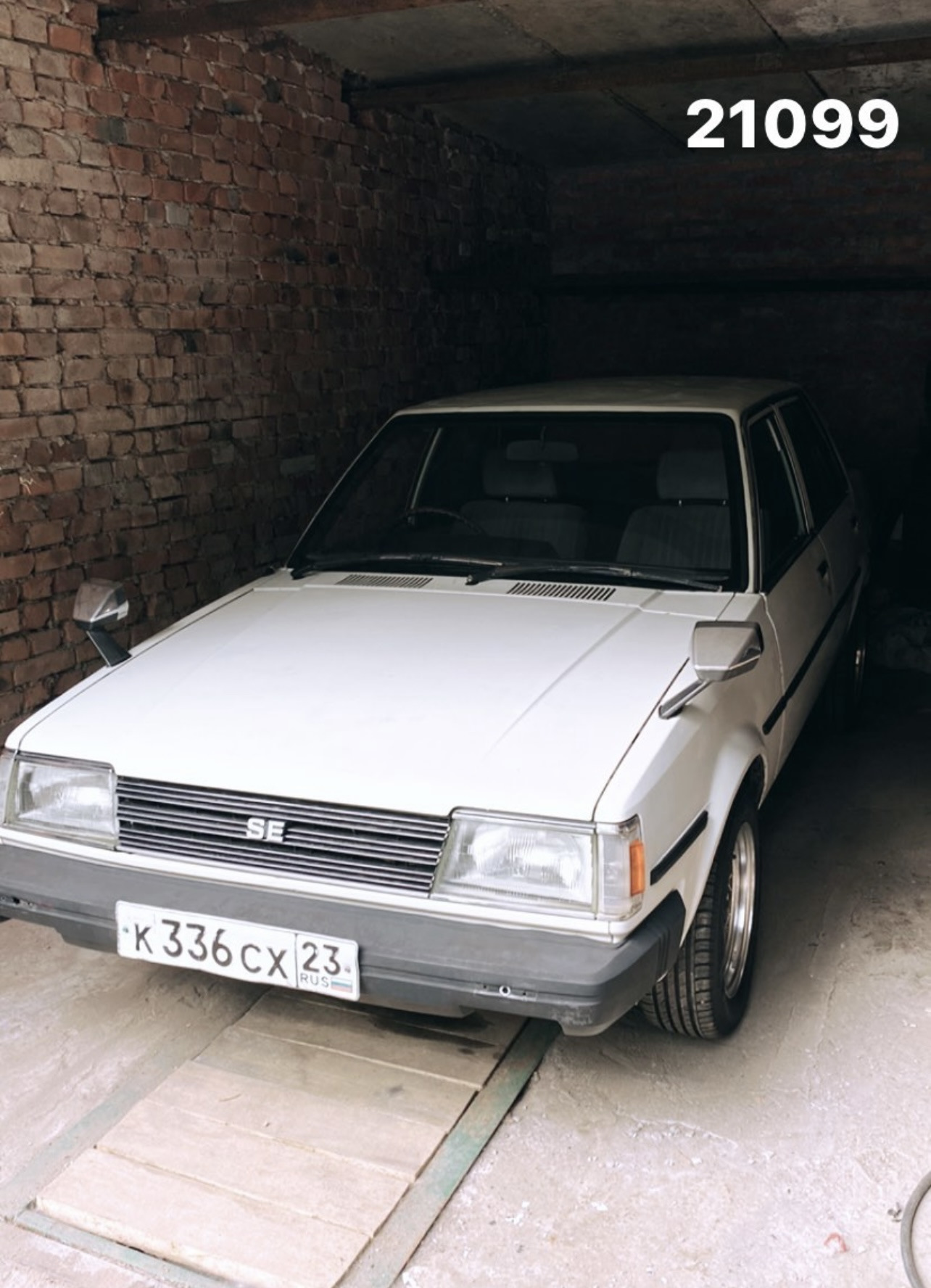 Фотографии от прошлых владельцев и фото нанешнего состояния замазки ...