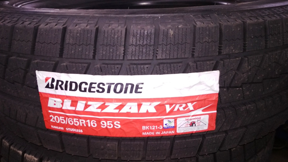 Зимняя резина Bridgestone Blizzak VRX 205/65R16. — Subaru Impreza XV, 2 л, 2010 года | шины | DRIVE2