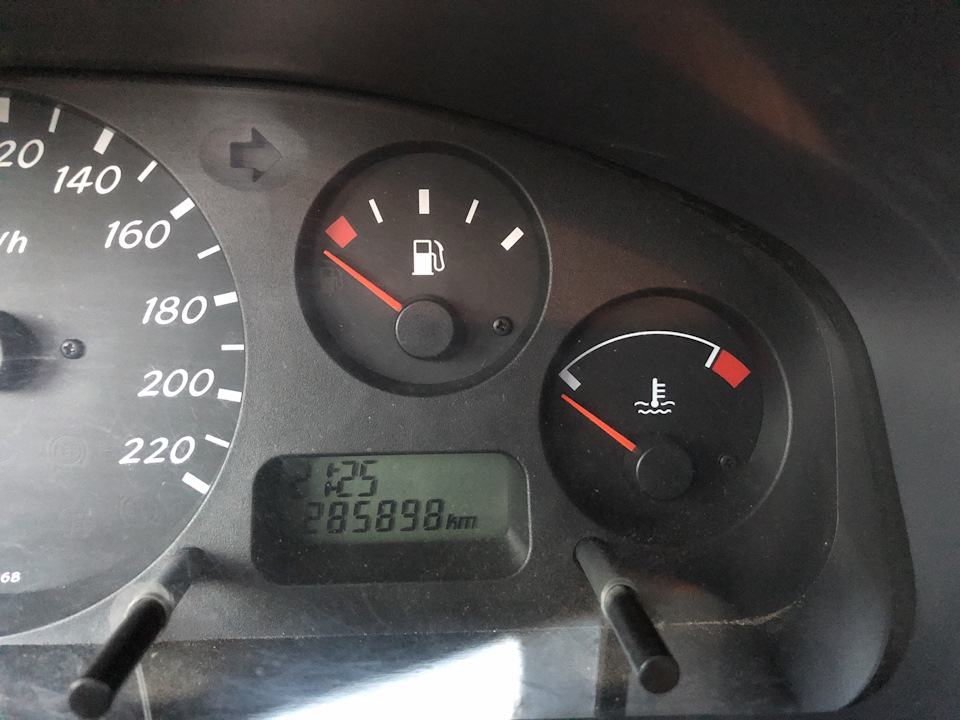 Проблемы с бензонасосом — Nissan Almera II (N16), 1,5 л, 2000 года ...