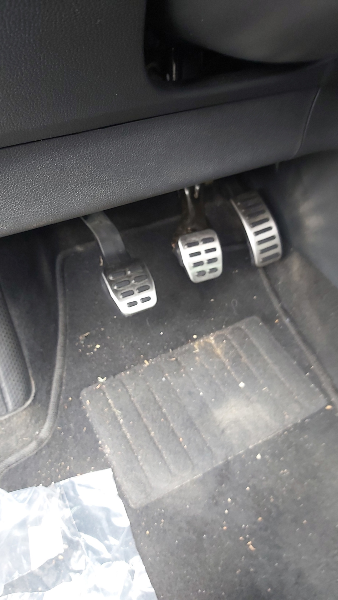 Педали и пистоны карт дверей — Skoda Fabia Mk2, 1,2 л, 2010 года ...