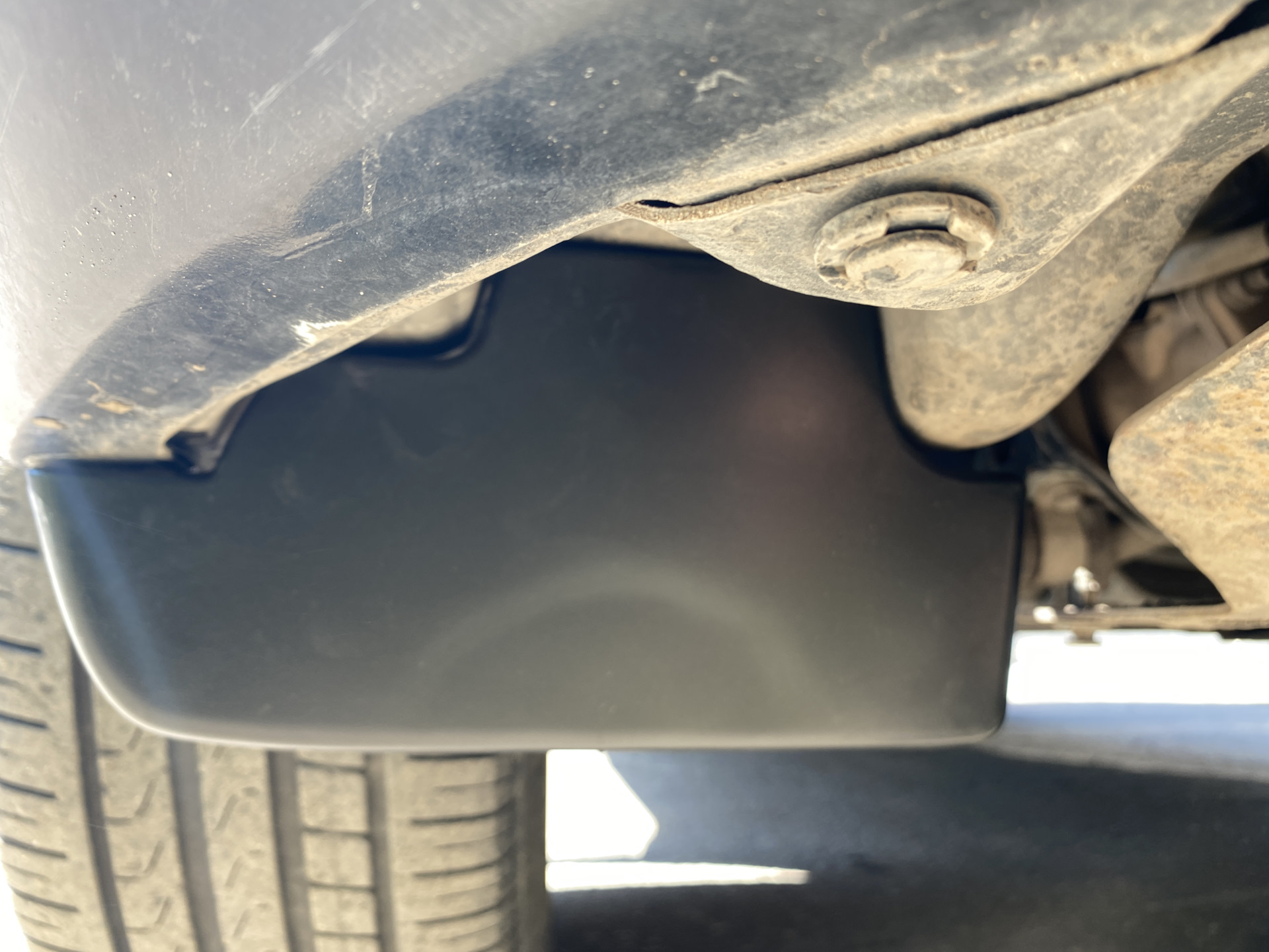 Передние брызговики передних колёс — Subaru Forester (SH), 2,5 л, 2008 ...