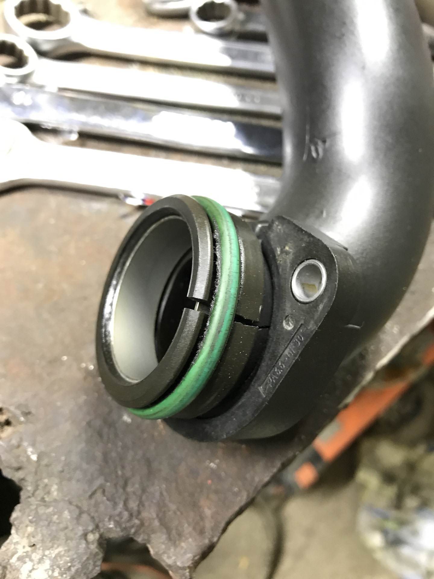 Замена патрубка турбин, ремонт алюминиевого патрубка, ТЖ и жидкости в ...