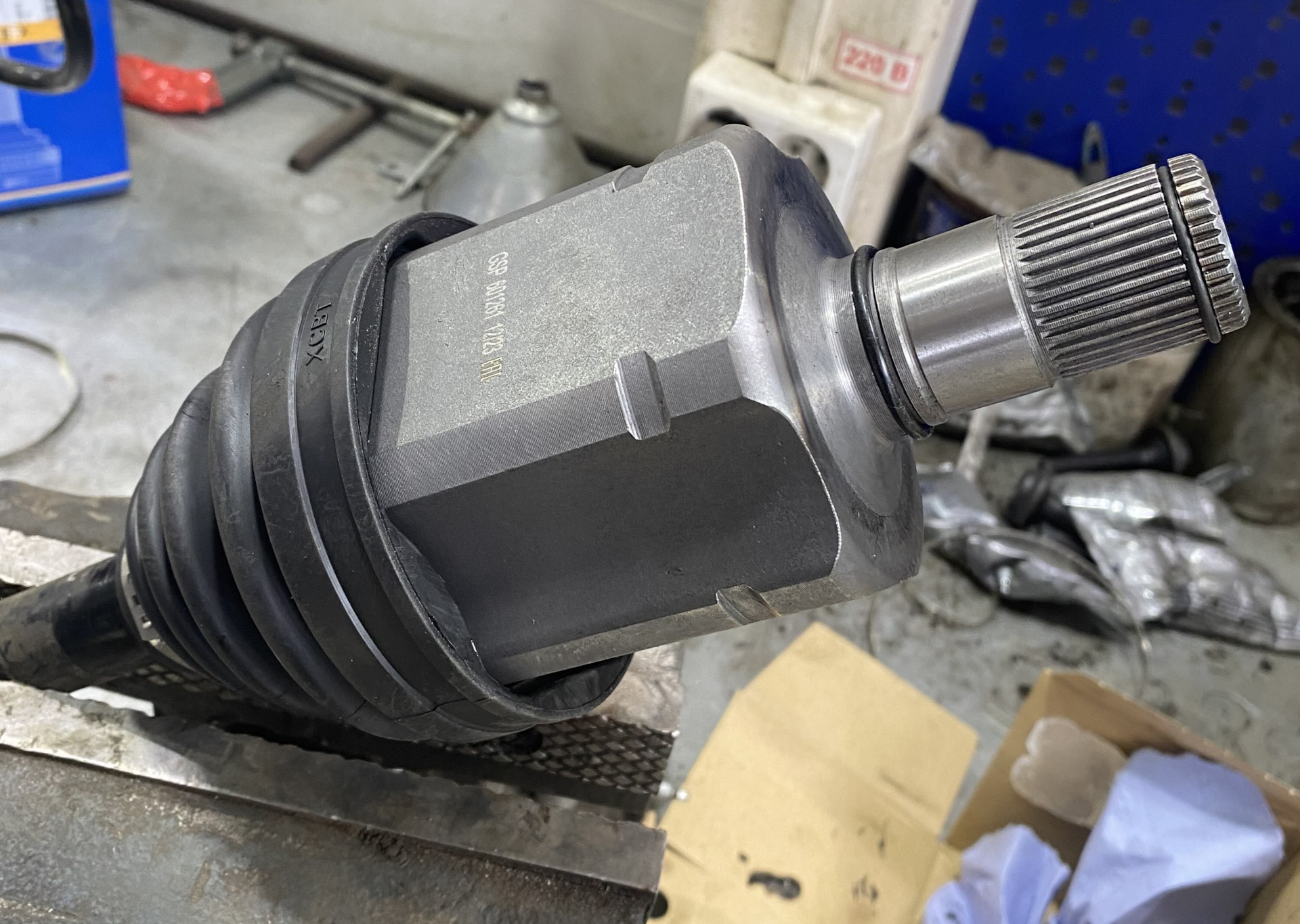 Замена ШРУСов (внешний и внутренний) — Volkswagen Tiguan Allspace, 2 л ...