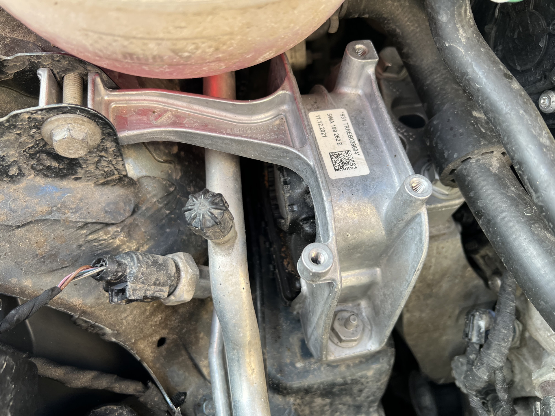 Домойка днища, правая опора, развал. — Skoda Octavia A7 Mk3, 1,8 л ...