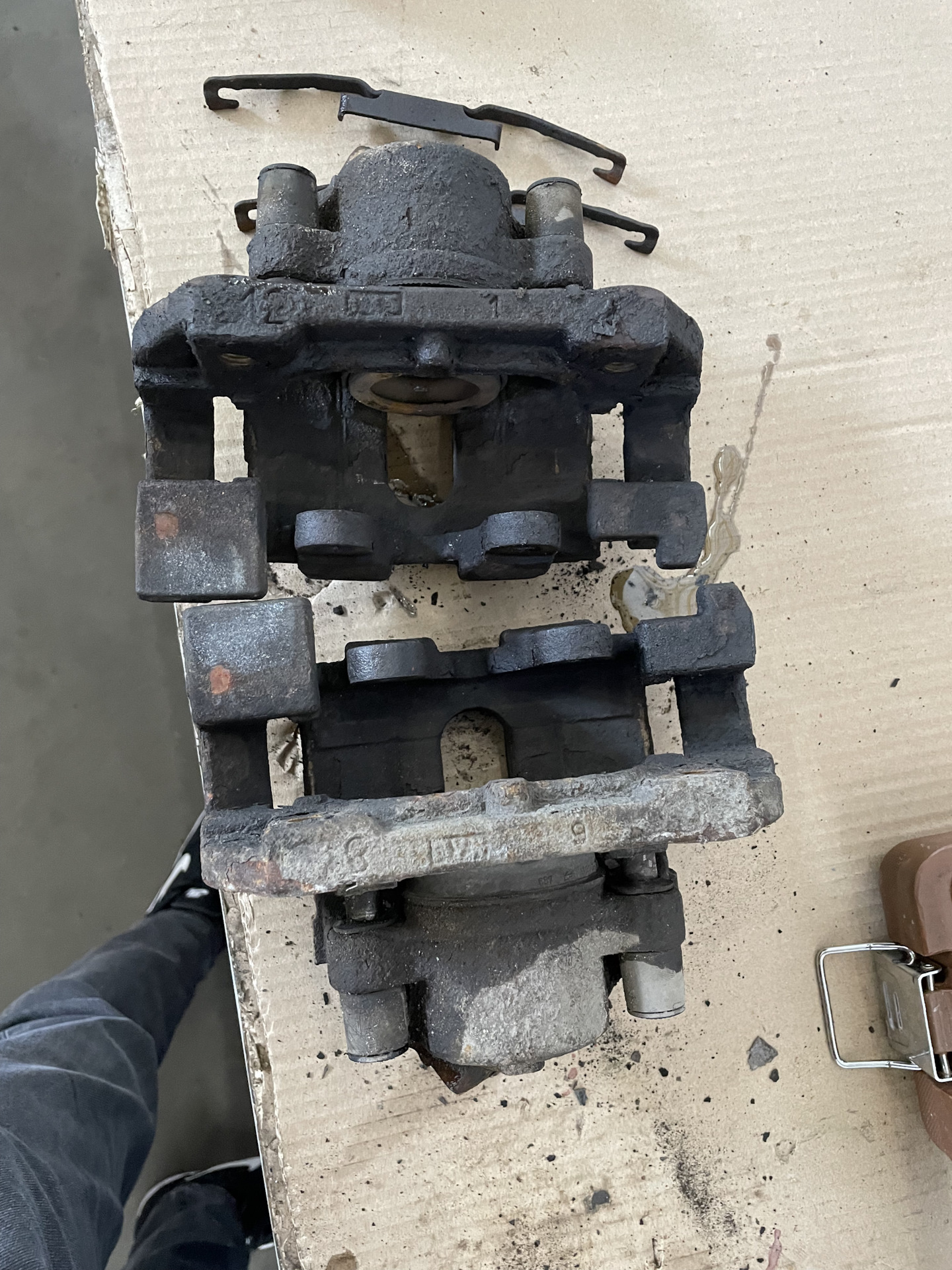 Обслуживание тормозной системы — BMW 3 series (E90), 2 л, 2007 года ...