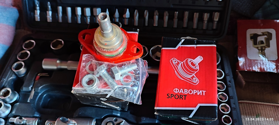 Замена рулевых наконечников, шаровых опор — Lada Приора универсал, 1,6 ...
