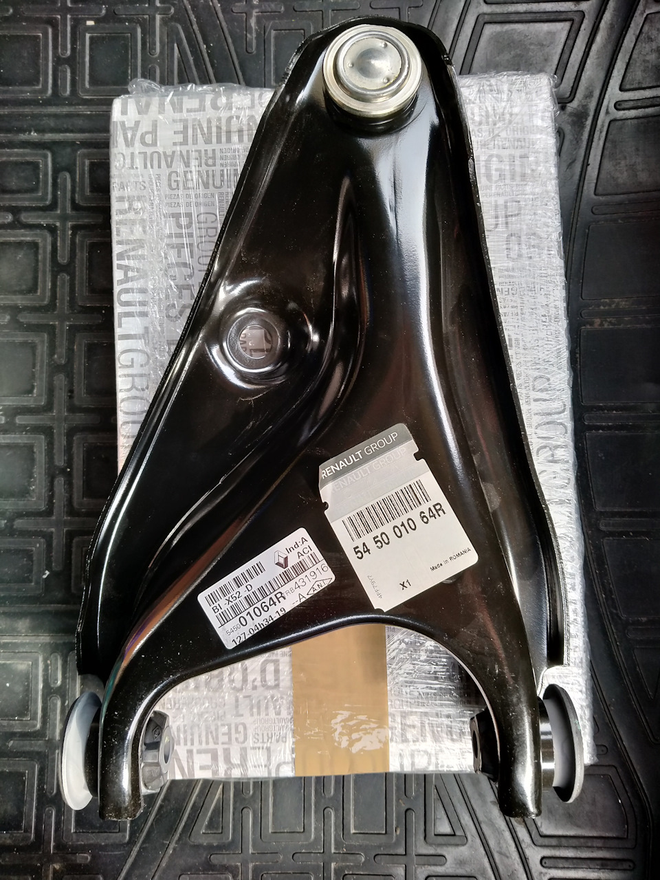 545001064R Рычаг ниж пер п RENAULT | Запчасти на DRIVE2