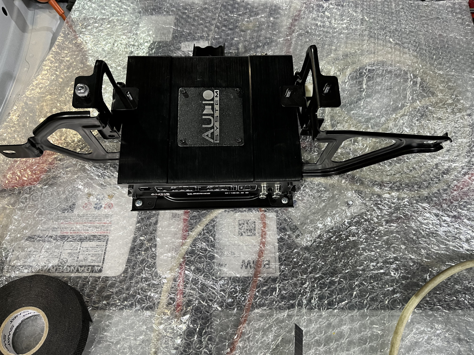 Саб в багажник. Установка — BMW 1 series (F20), 1,5 л, 2018 года ...