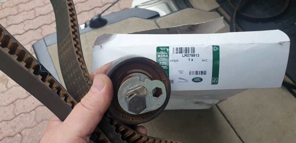 Timing BELTS service, oil&filters. — Land Rover Discovery V, 3 л, 2018 ...