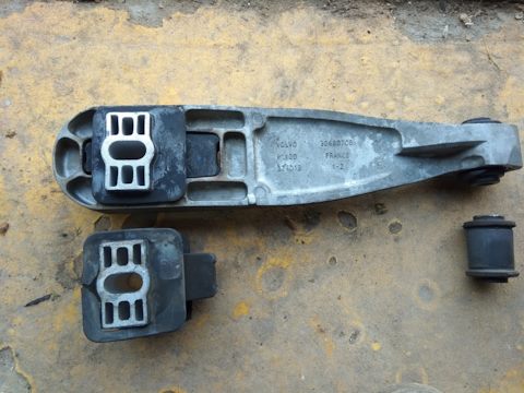 30680708 КРОНШТЕЙН, ПОДВЕСКА ДВИГАТЕЛЯ Volvo | Запчасти на DRIVE2