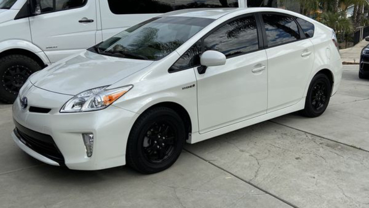 Toyota Prius (30) 1.8 гибридный 2013 | WHITE PEARL на DRIVE2