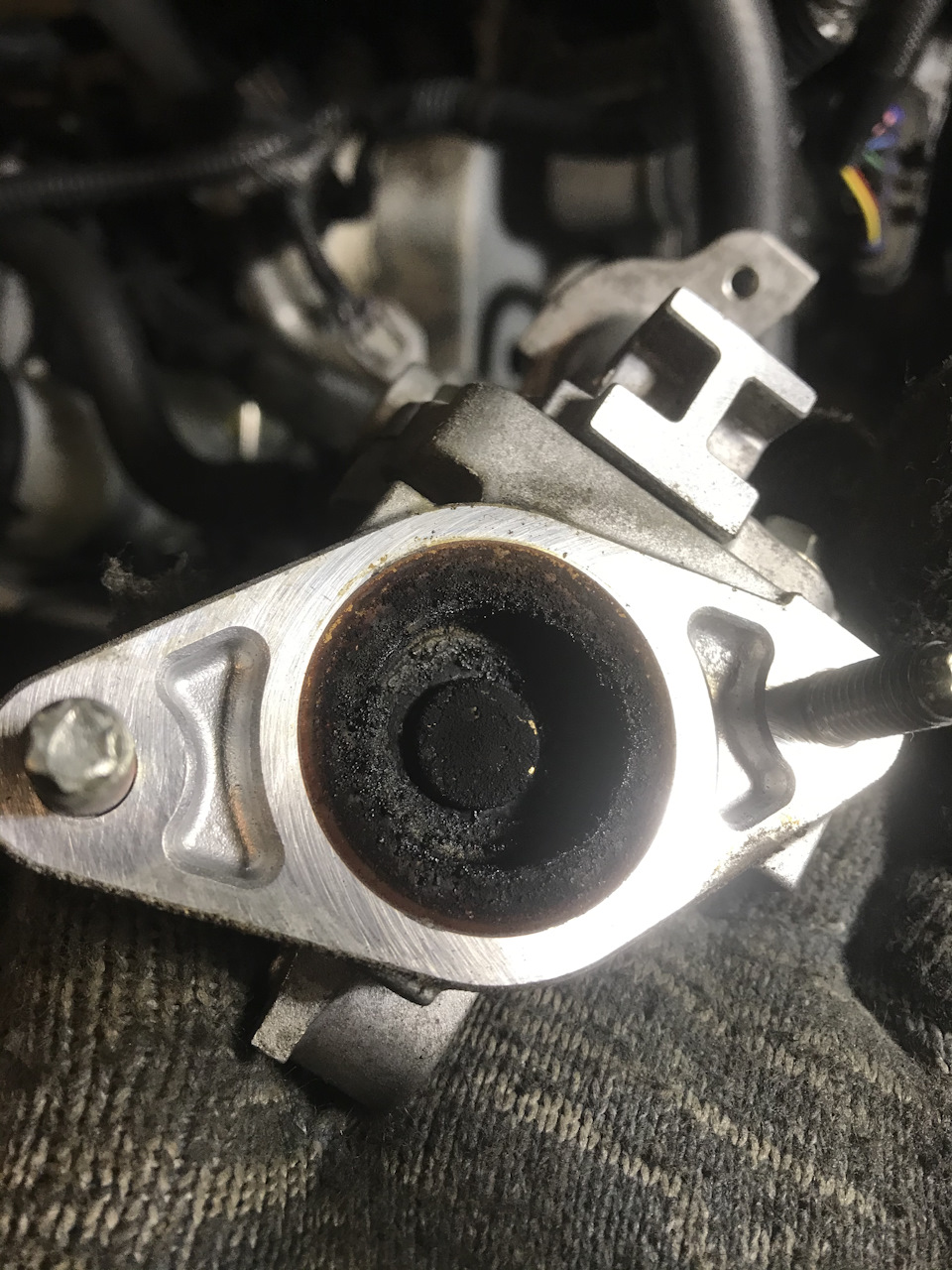 Почистил EGR — Toyota Prius (30), 1,8 л, 2014 года | своими руками | DRIVE2