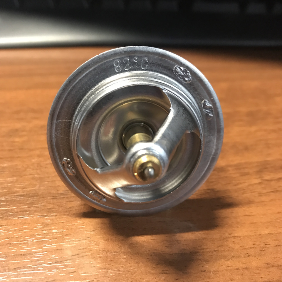 OEM тросы ручника, резина, термостат и прочее. — Toyota Avensis I, 2 л ...