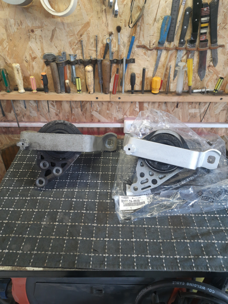 Замена правой подушки от Bl — Mazda 3 (1G) BK, 1,6 л, 2006 года ...