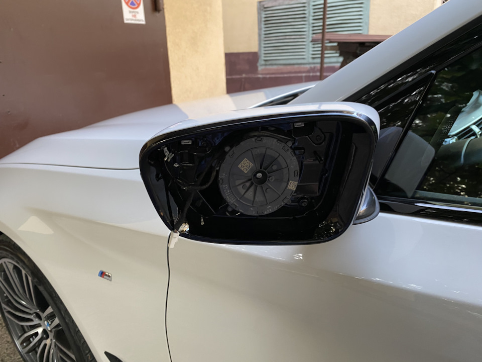 Потеря зеркального элемента — BMW 5 series (G30), 3 л, 2019 года ...