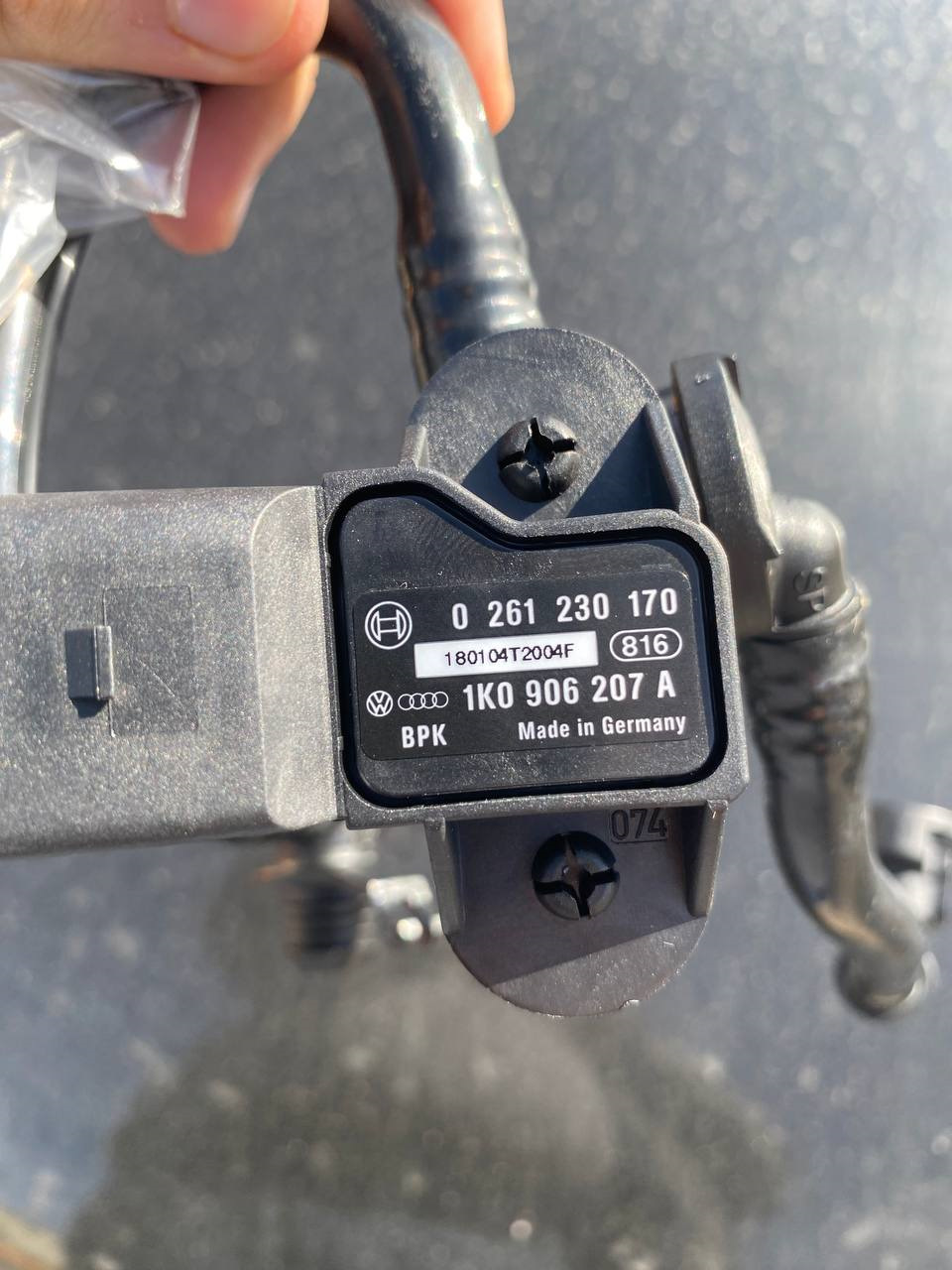 1K0906207A Трубка вакуумного насоса VAG | Запчасти на DRIVE2