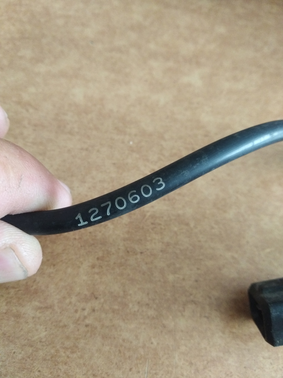 1270603 Датчик положения/частоты вращения вала двигателя 81355 Volvo ...