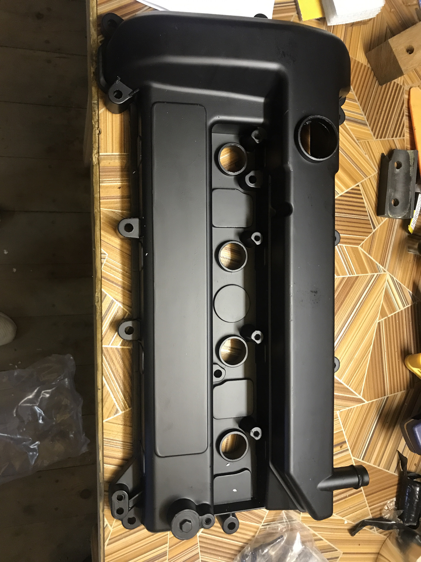 Замена пластиковой клапанной крышки на алюминиевую и замена свечей ...