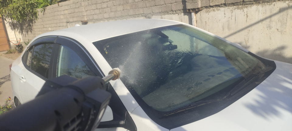 Мойка автомобиля ручной карчер — Chevrolet Onix (2G), 1,2 л, 2023 года ...