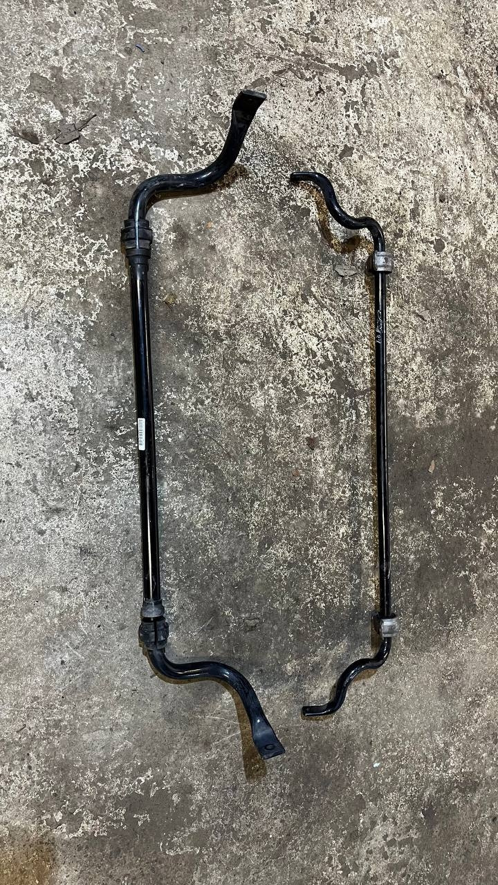 8R0411309B Стабилизатор подвески передний Audi Q VAG | Запчасти на DRIVE2