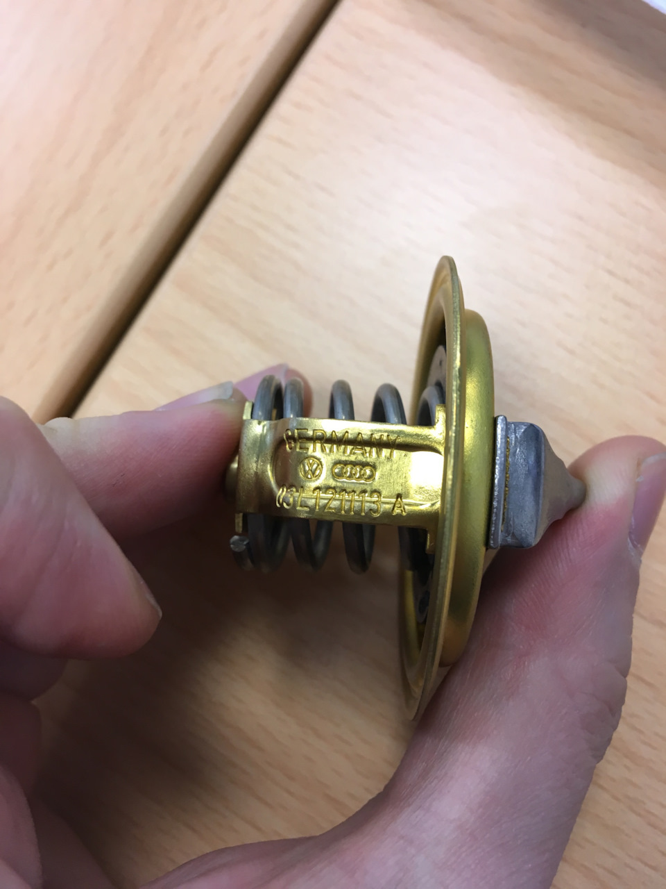 03L121113A Термостат системы жидкостного охлаждения VAG | Запчасти на ...