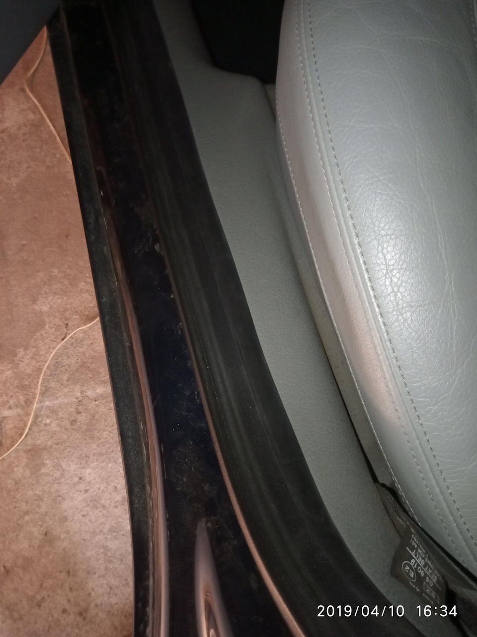 Уплотнитель двери — Renault Laguna I, 1,8 л, 1999 года | просто так ...