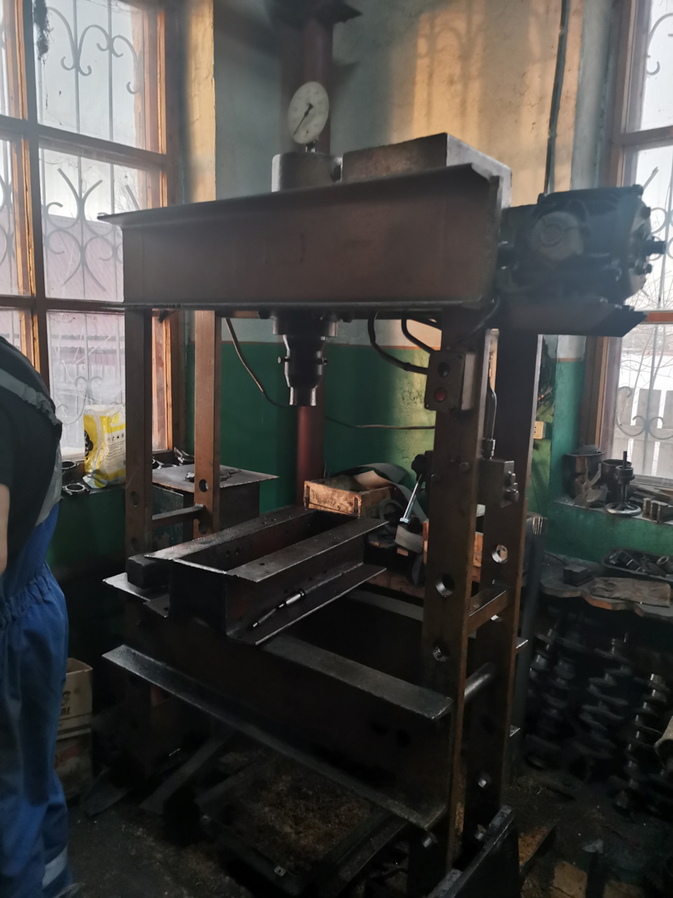 Замена ступечного подшипника (SNR) — Lada Ларгус, 1,6 л, 2013 года ...