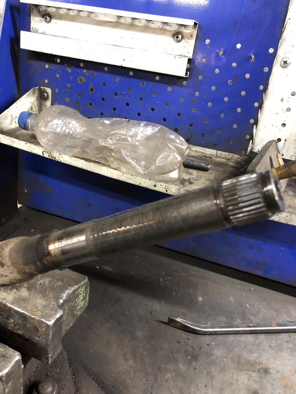 Замена пыльника левого внутреннего привода — Nissan Almera V (G11/15 ...