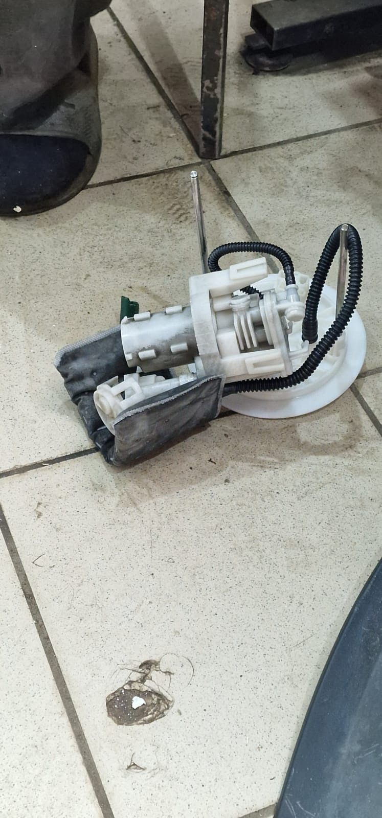 Замена топливного фильтра — Lexus RX (4G), 2 л, 2015 года | визит на ...