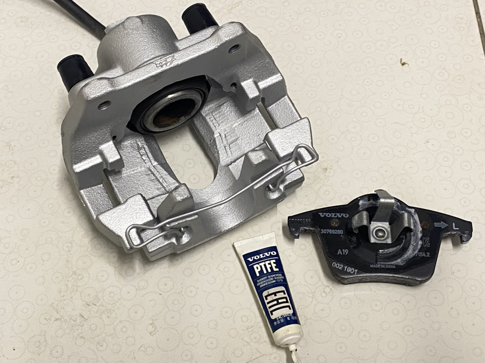 Задние тормоза Volvo XC90 1-Gen R-Design — Volvo XC90 (1G), 4,4 л, 2011 ...