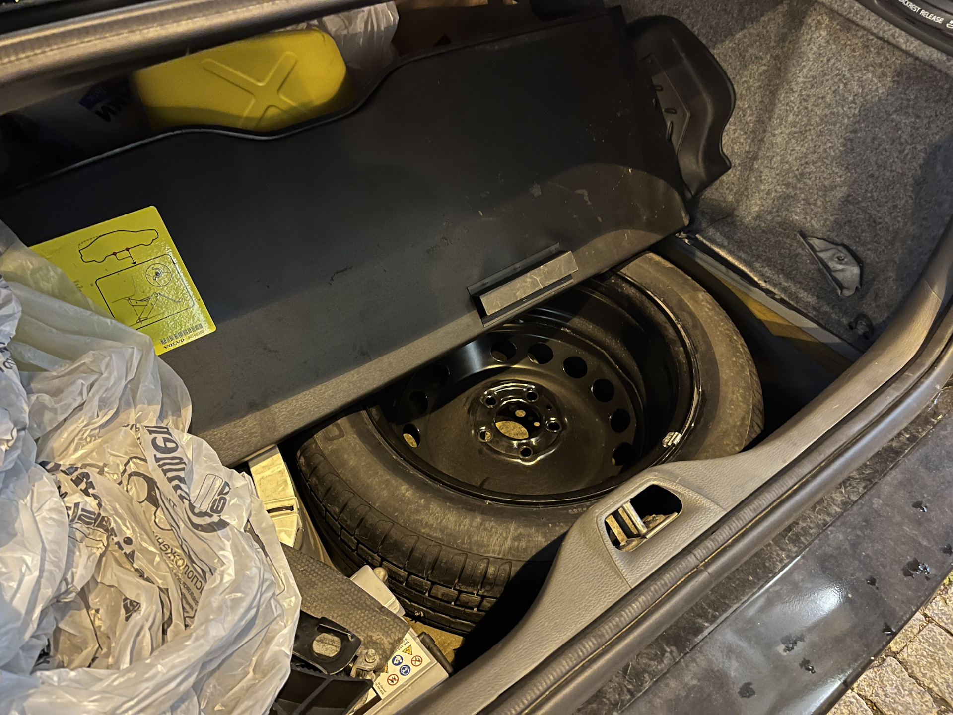 собрал полноразмерную запаску вместо докатки — Volvo S60 (1G), 2,4 л ...